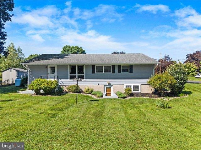 200 Huston Ave, Stroudsburg, PA 18360