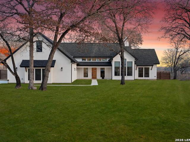 200 Oak Fields Dr