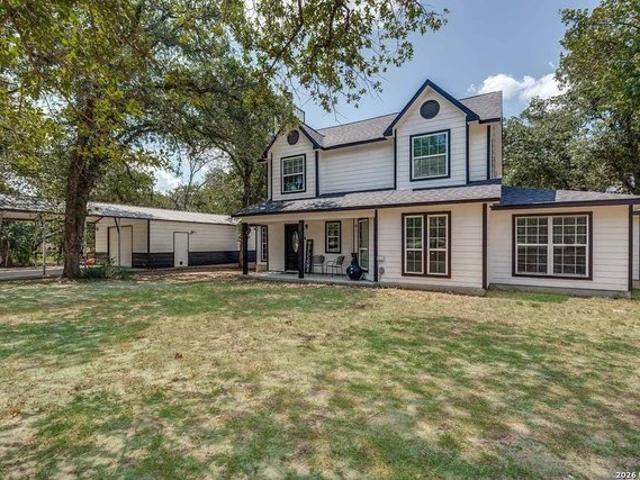 200 Oak Hollow Dr, La Vernia, TX 78121