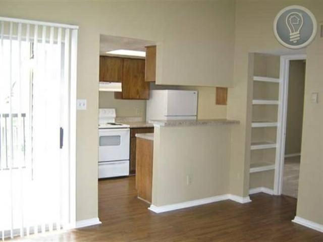 $200 off! Walk everywhere! Citywide 512 257 RENT