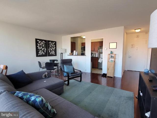 200 Locust Street # 4CN