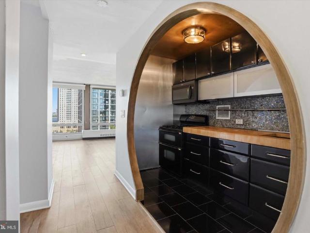 200 Locust Street # 8FN