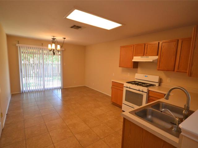 200 Lombard Dr