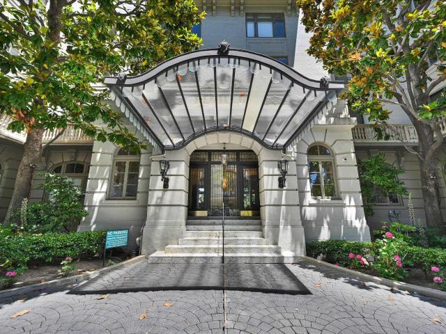 200 Lakeside Dr 801