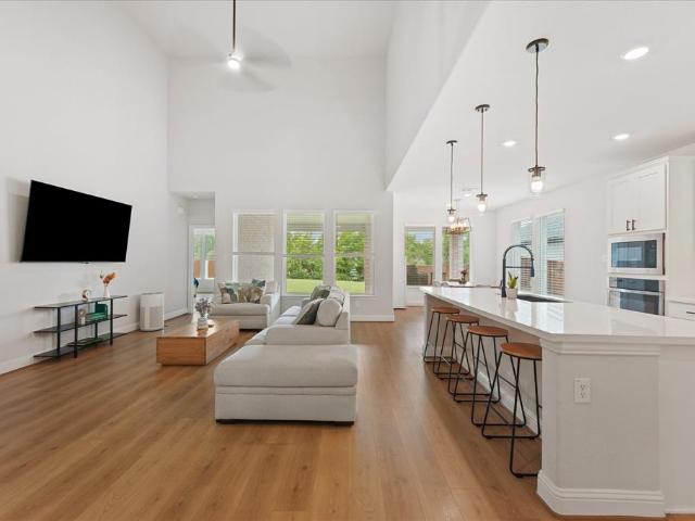200 Lakeview Drive