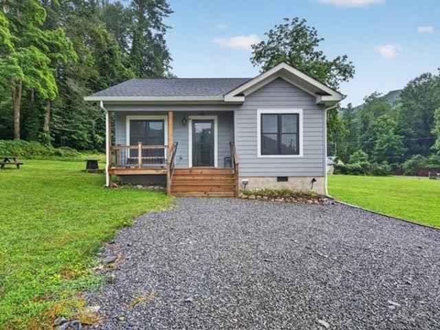 200 Lexington St, Damascus, VA 24236