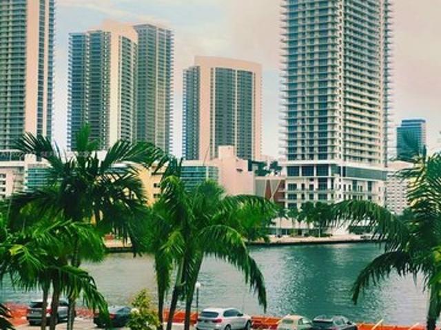 200 Leslie Dr Apt 324, Hallandale Beach, FL 33009