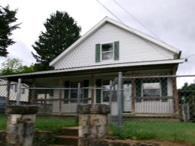 200 Little Vine Dr, Beaver, WV 25813