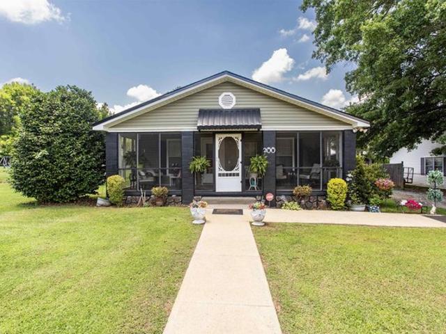 200 Mountain View Rd, Anniston, AL 36201