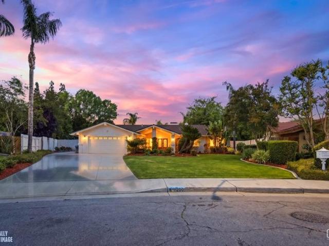200 Montalvo Dr, Bakersfield, CA 93309