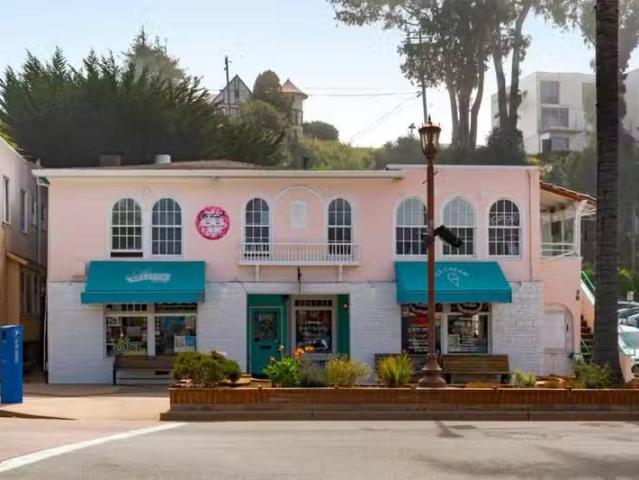 200 MONTEREY AVE, CAPITOLA, CA 95010 Duplex For Sale MLS# ML8.