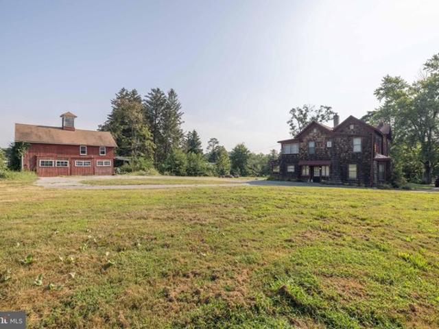 200 Maplehurst Ln, Wilmington, DE 19808