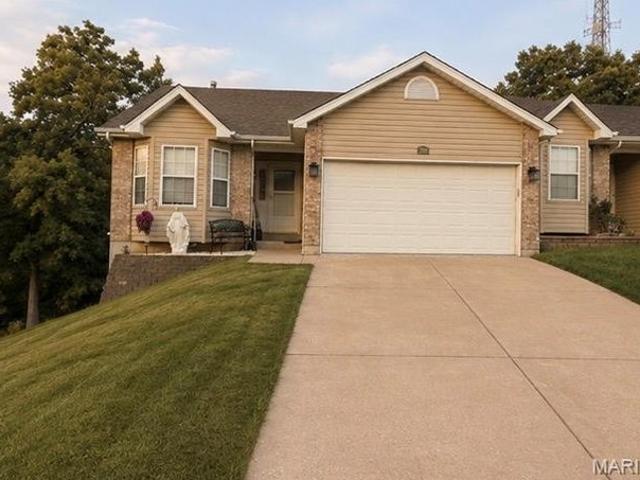 200 Meadowview Dr, Warrenton, MO 63383
