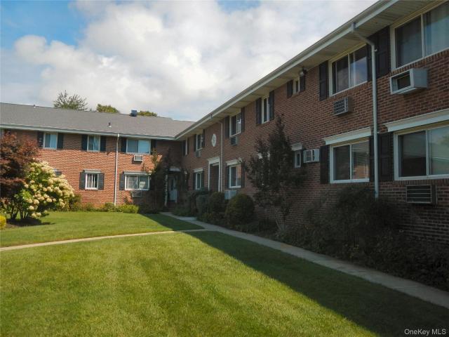 200 Merrick Road H