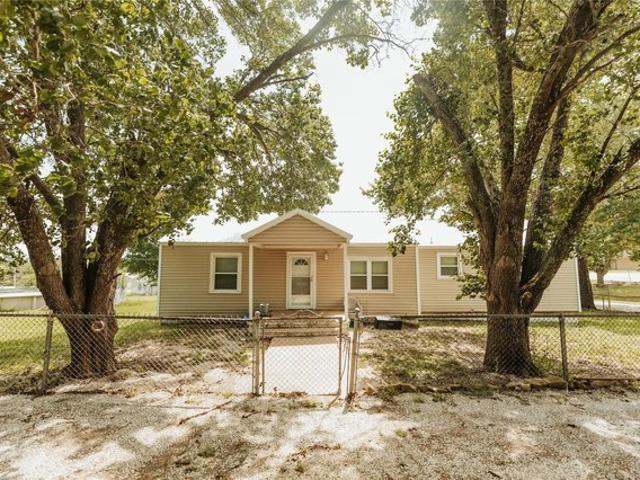 200 N Wilson St, Fairfax, OK 74637