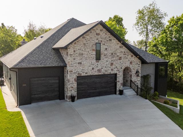 200 N Blarney Court