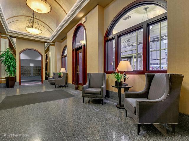 200 N Dearborn St, Unit 3303, Chicago, IL 60601 | MLS #12610 | Compass