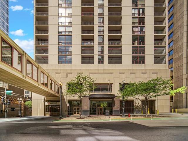200 N Dearborn St Unit 4208, Chicago, IL 60601
