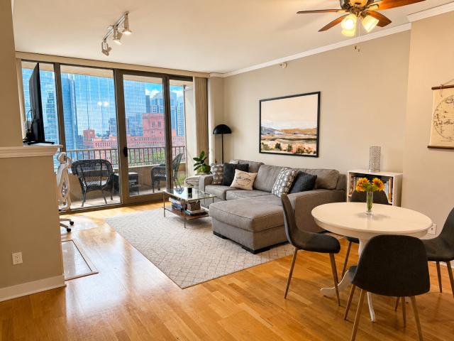200 N Jefferson Street # 1307