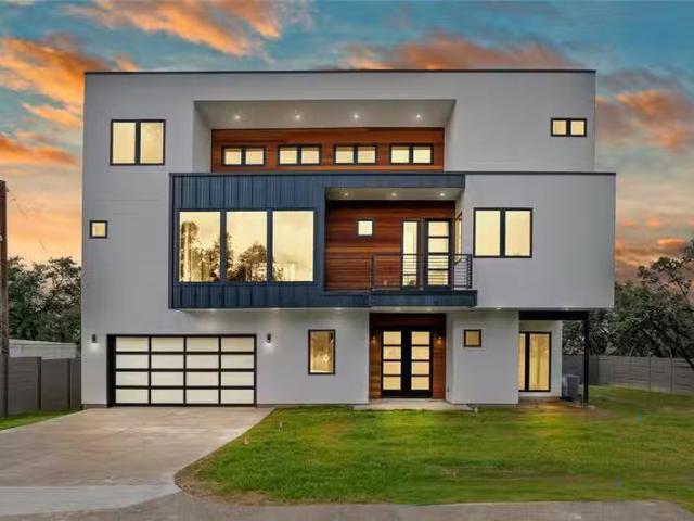 200 N Lake Hills Dr, Austin, TX 78733