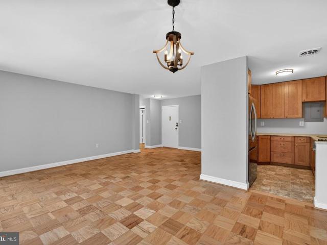 200 N Maple Avenue # 206