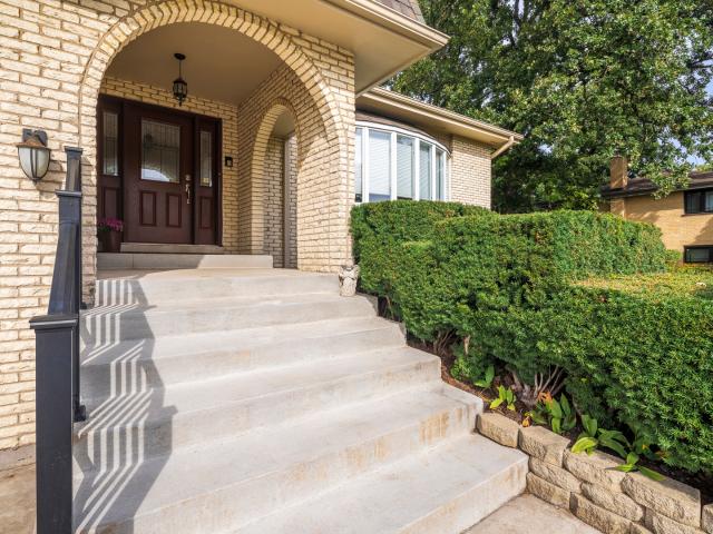200 N Maple Street