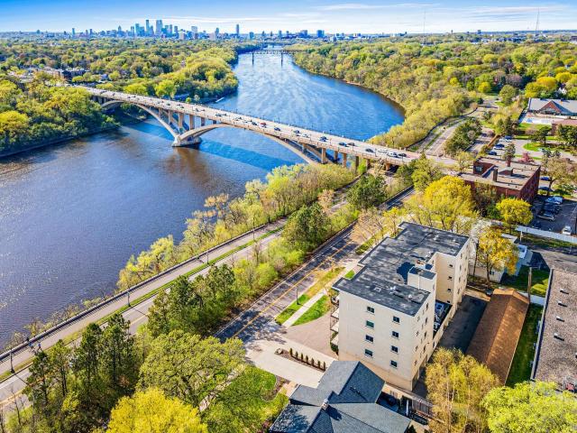 200 N Mississippi River Boulevard # 2A