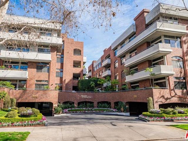 200 N Swall Dr #301, Beverly Hills, CA 90211