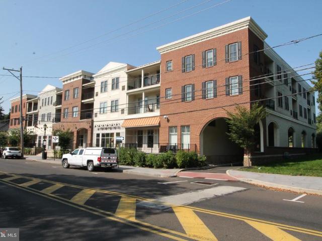 200 N Sycamore Street # 2A