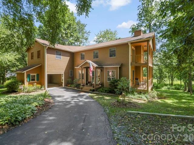 200 Newman Dr, Hendersonville, NC 28792