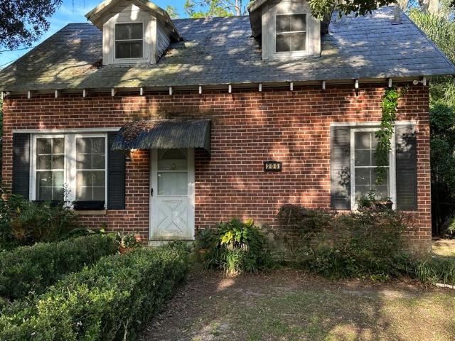 200 NE 11th Street