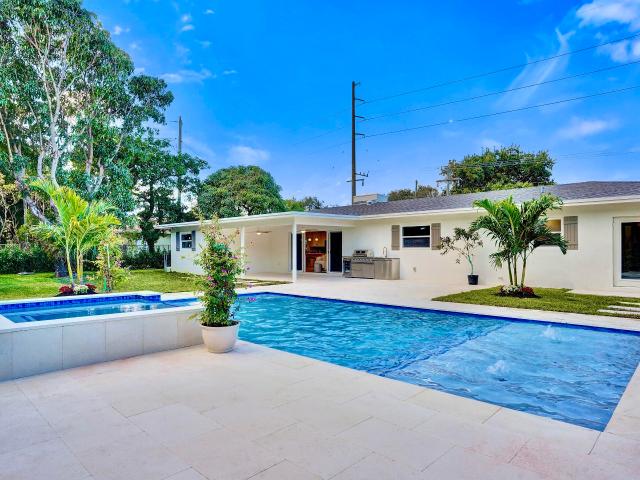 200 NW 2nd St, Delray Beach, FL 33444 | MLS #R11155 | Compass