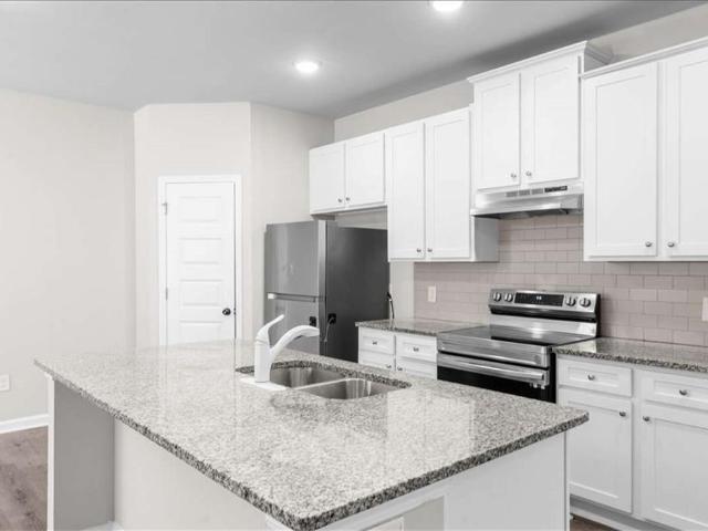 200 NW Vickery LN NW