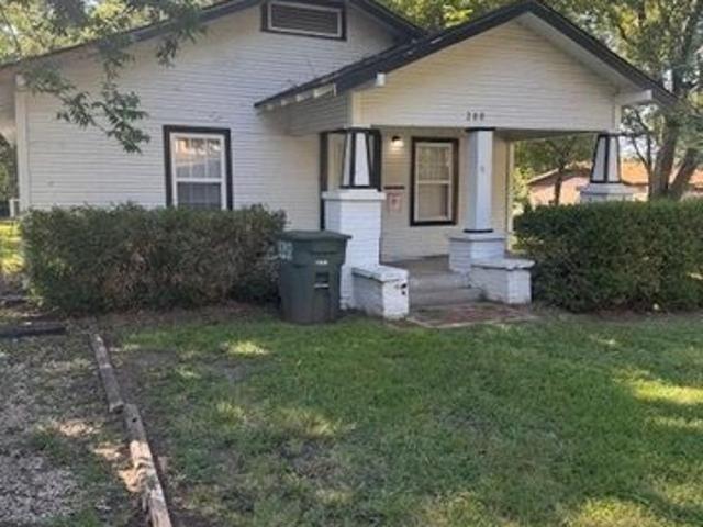 200 S 12th Ave, Madill, OK 73446