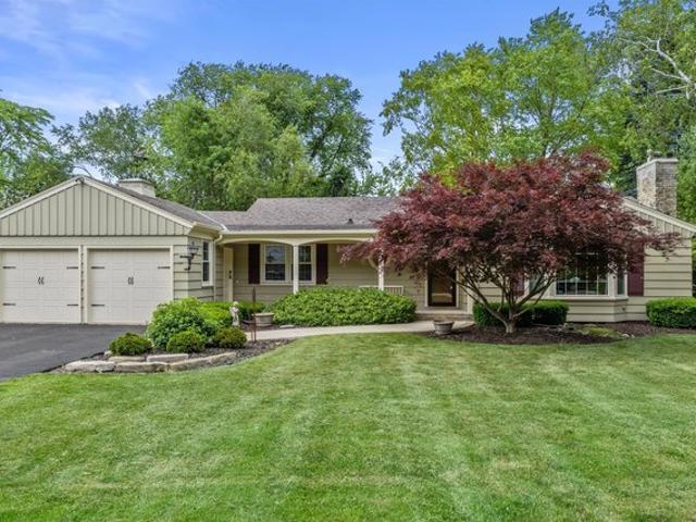 200 S Vincennes Cir, North Bay, WI 53402