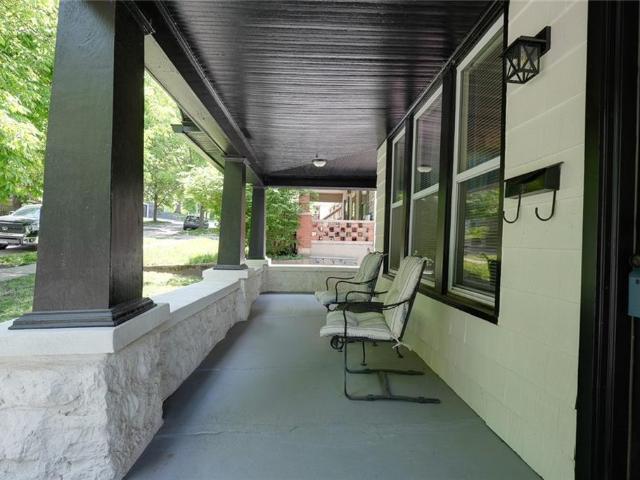 200 S Willis Avenue