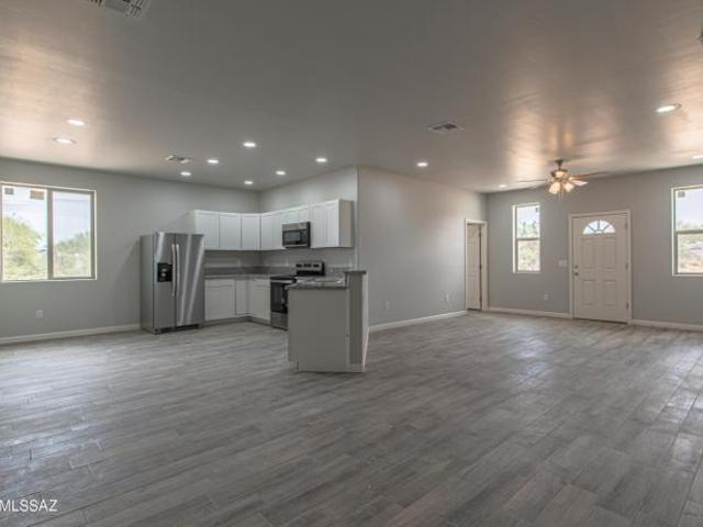 200 S Atlanta St, Vail, AZ 85641