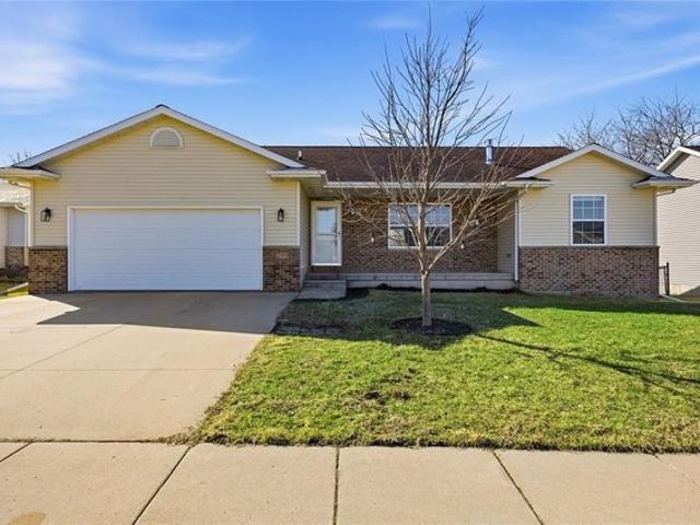 200 S Hillcrest Cir, Center Point, IA 52213