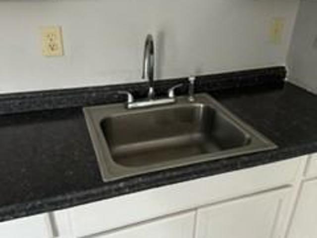 200 S Johnson St 2 Bedroom Apartment for Rent at 200 S Johnson St, Burgaw, NC 28425