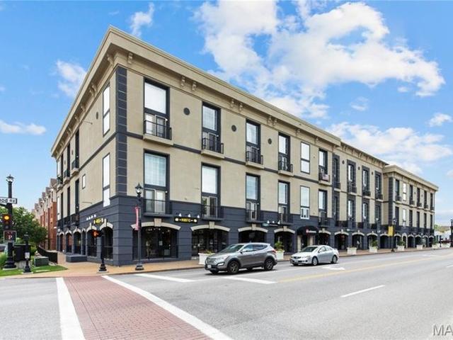 200 S Kirkwood Rd Unit 308, Kirkwood, MO 63122