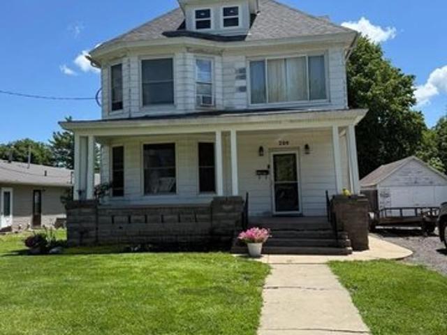 200 S Main St, Winchester, IL 62694