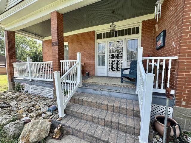 200 S Moulton Street
