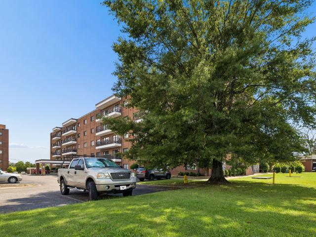 200 Sanders Ferry Rd # 2205