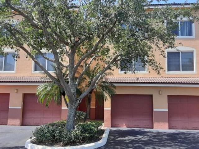 200 Scotia Dr #104, Hypoluxo, FL 33462