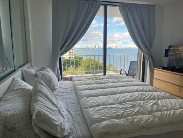 200 SE 15th Rd #9E, Miami, FL 33129