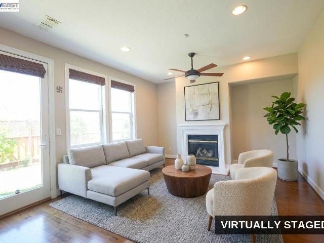 200 Seapoint Pl