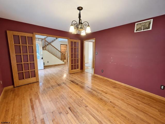 200 Shady Knoll Ln
