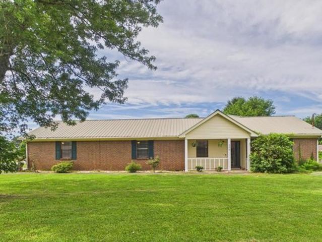 200 Silverwood Ln NE, Hazel Green, AL 35750
