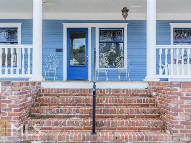 200 Stonewall Avenue W
