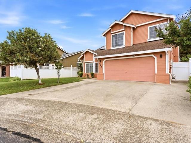 200 Porter Ct, Woodland, CA 95695